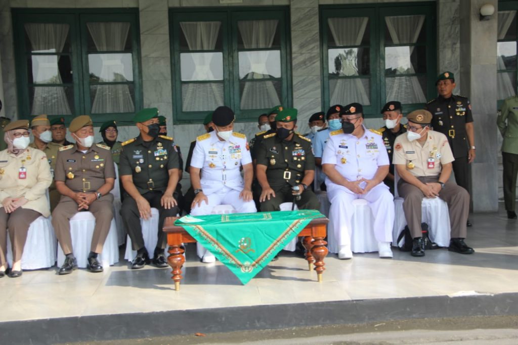 Rektor Unhan RI Resmi Menutup Pendidikan Dasar Militer Chandradimuka ...