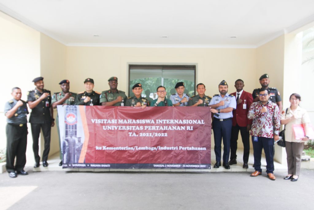 Mahasiswa Internasional Program Pascasarjana Unhan RI Melaksanakan ...