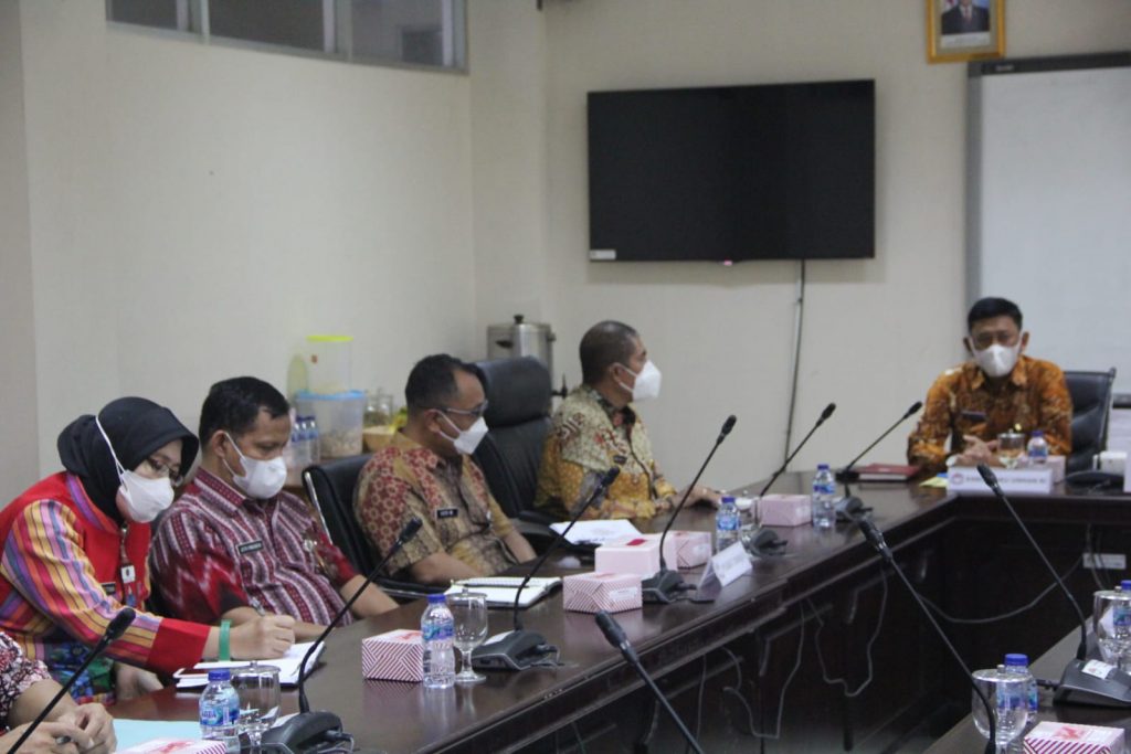 Unhan RI Menerima Taklimat Akhir Itjen Kemhan RI Pada Pelaksanaan Audit Kinerja Unhan RI TA. 2022.