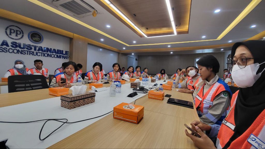 Kadet Mahasiswa Program Studi Teknik Sipil, Fakultas Sains dan ...